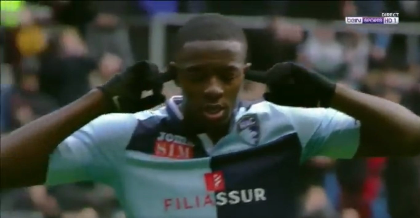 Ligue 2 : la célébration façon Memphis de Mateta qui a fait dégénérer ...