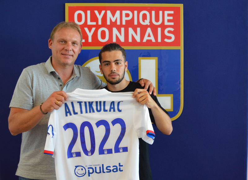 OL : Melih Altikulac signe un contrat stagiaire