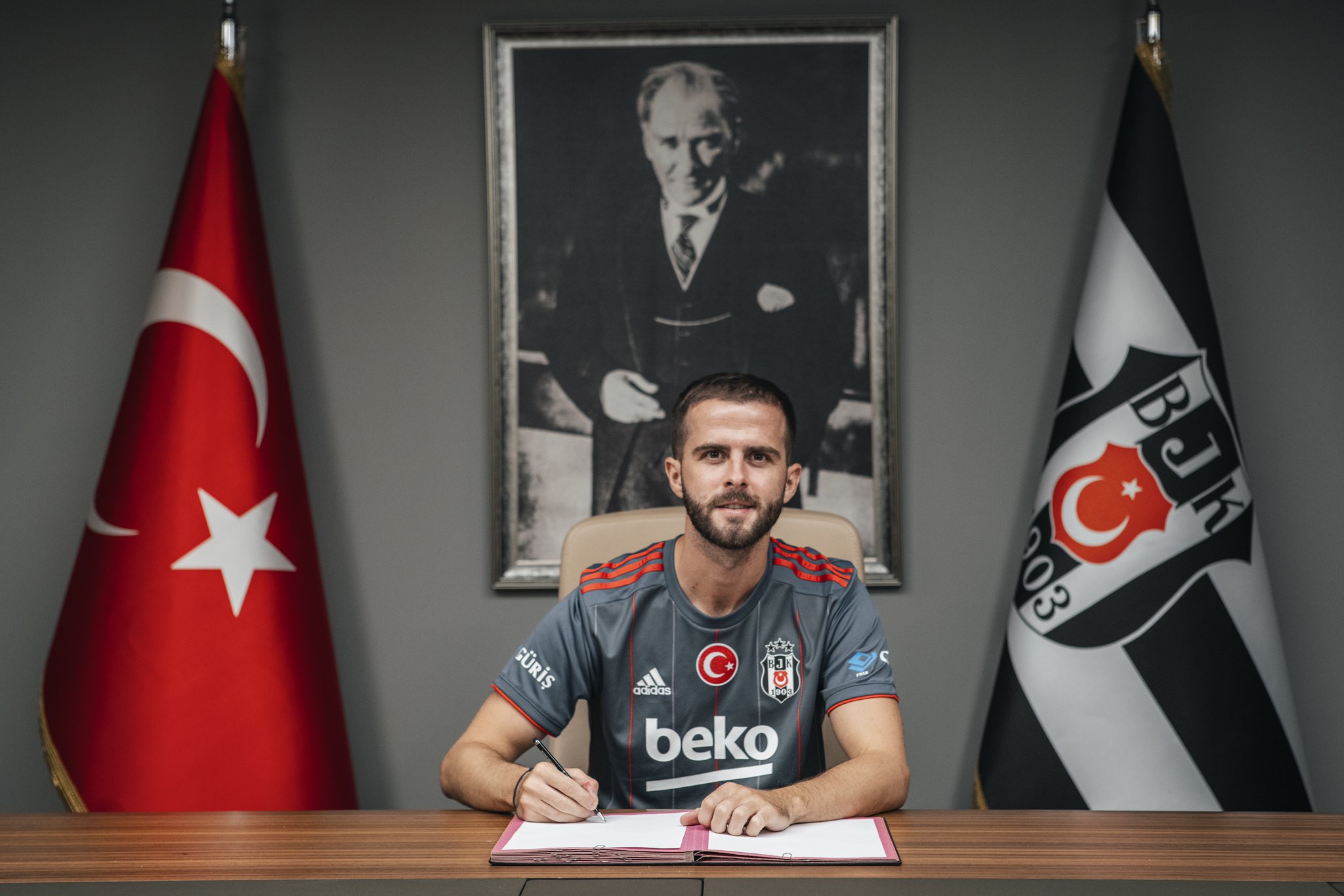 Mercato : Miralem Pjanic (ex-OL) est prêté une saison au Besiktas