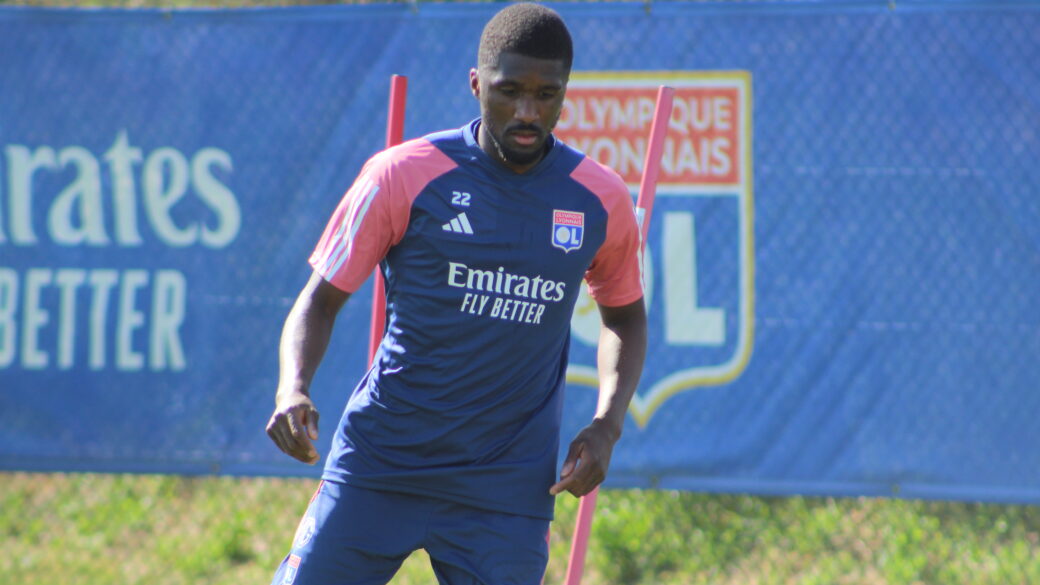 OL : Clinton Mata a l'impression "d'être important pour le groupe"