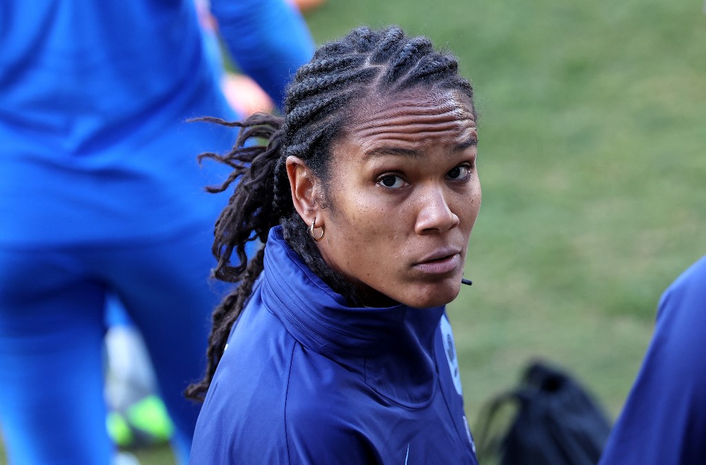 Bleues : Wendie Renard (OL) s'entraîne avant France-Brésil