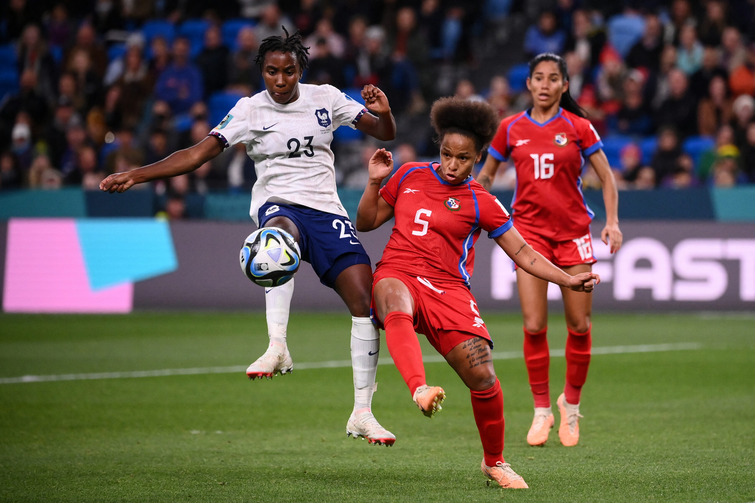 Vicki Becho (OL) entre un peu plus dans l’histoire des Bleues