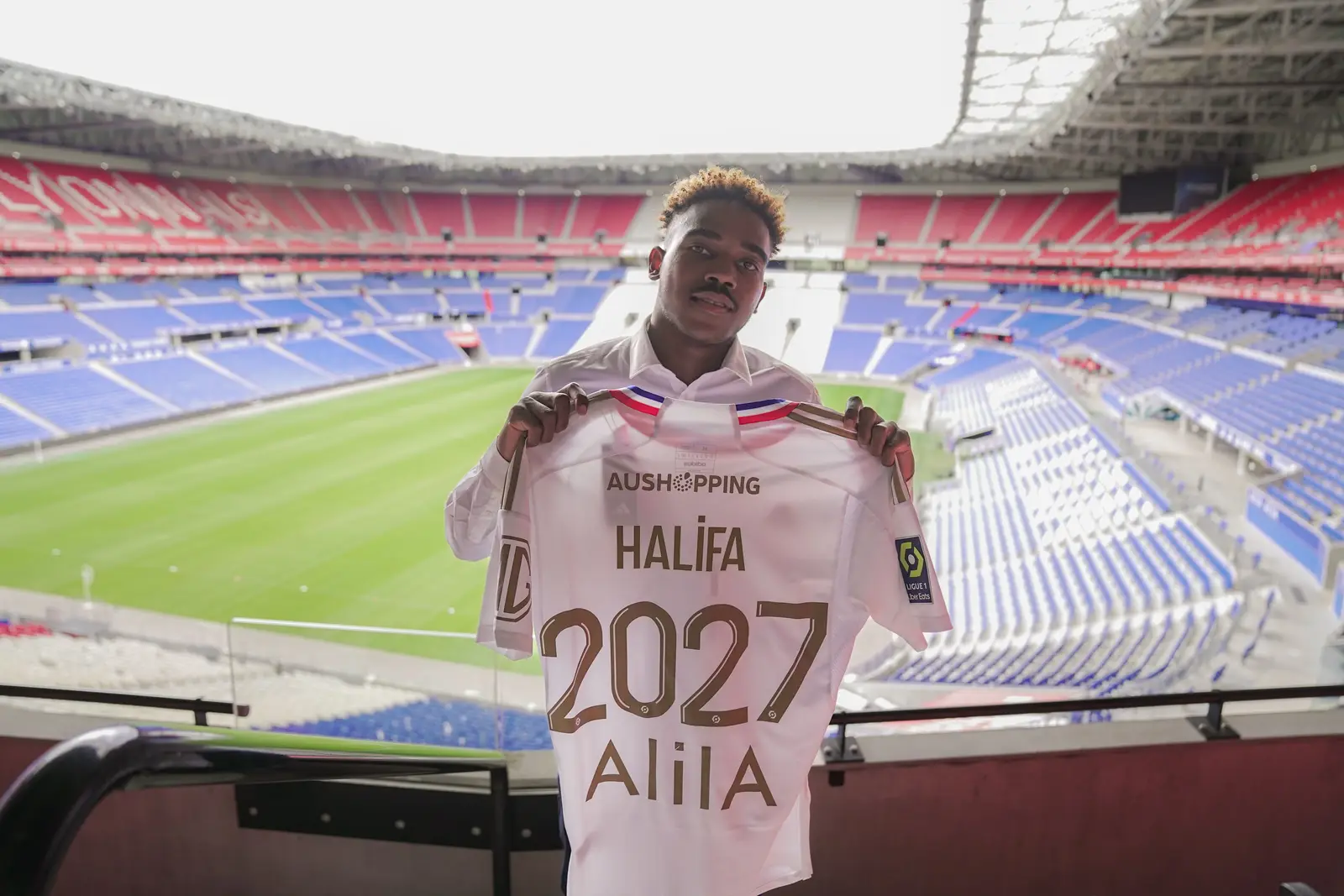 OL : Islamdine Halifa signe son premier contrat professionnel