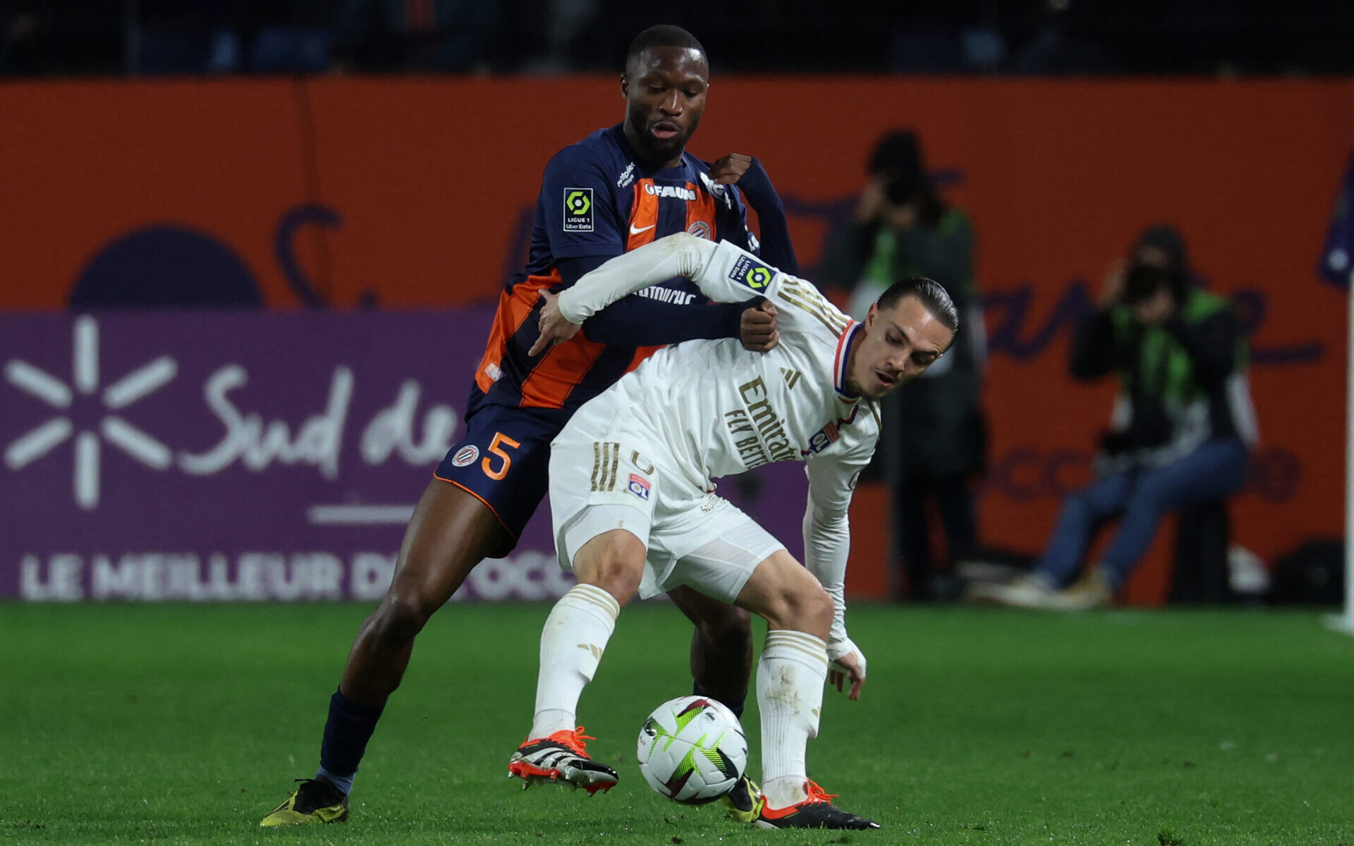 OL : Maxence Caqueret, la mauvaise spirale