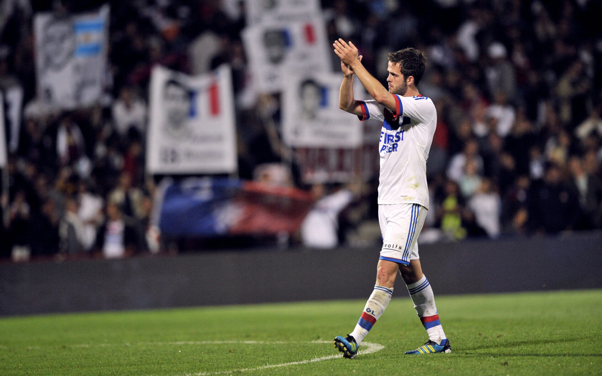 Miralem Pjanic pose son regard sur la saison de l'OL