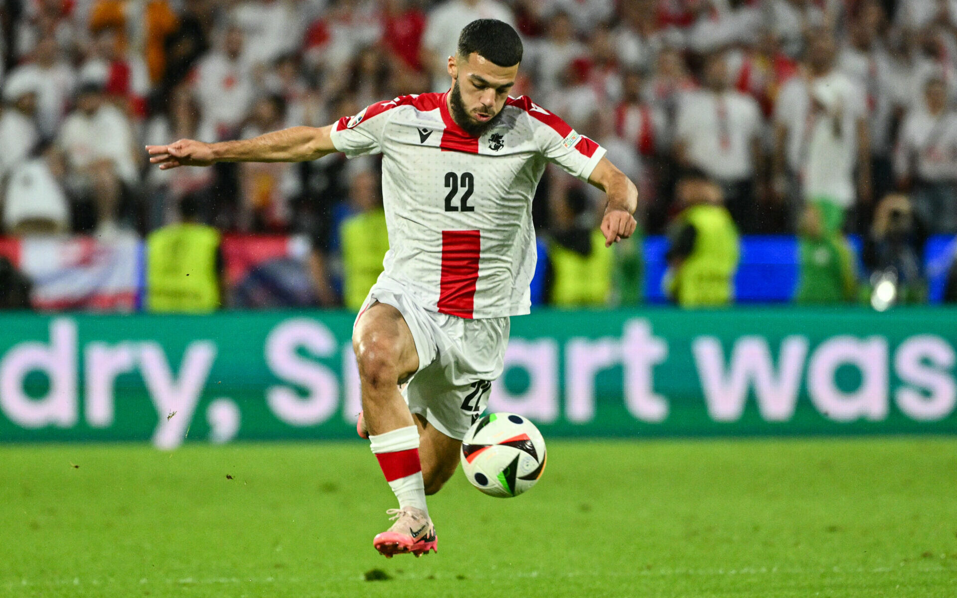 Avant de retrouver l'OL, Georges Mikautadze se prépare à Lyon