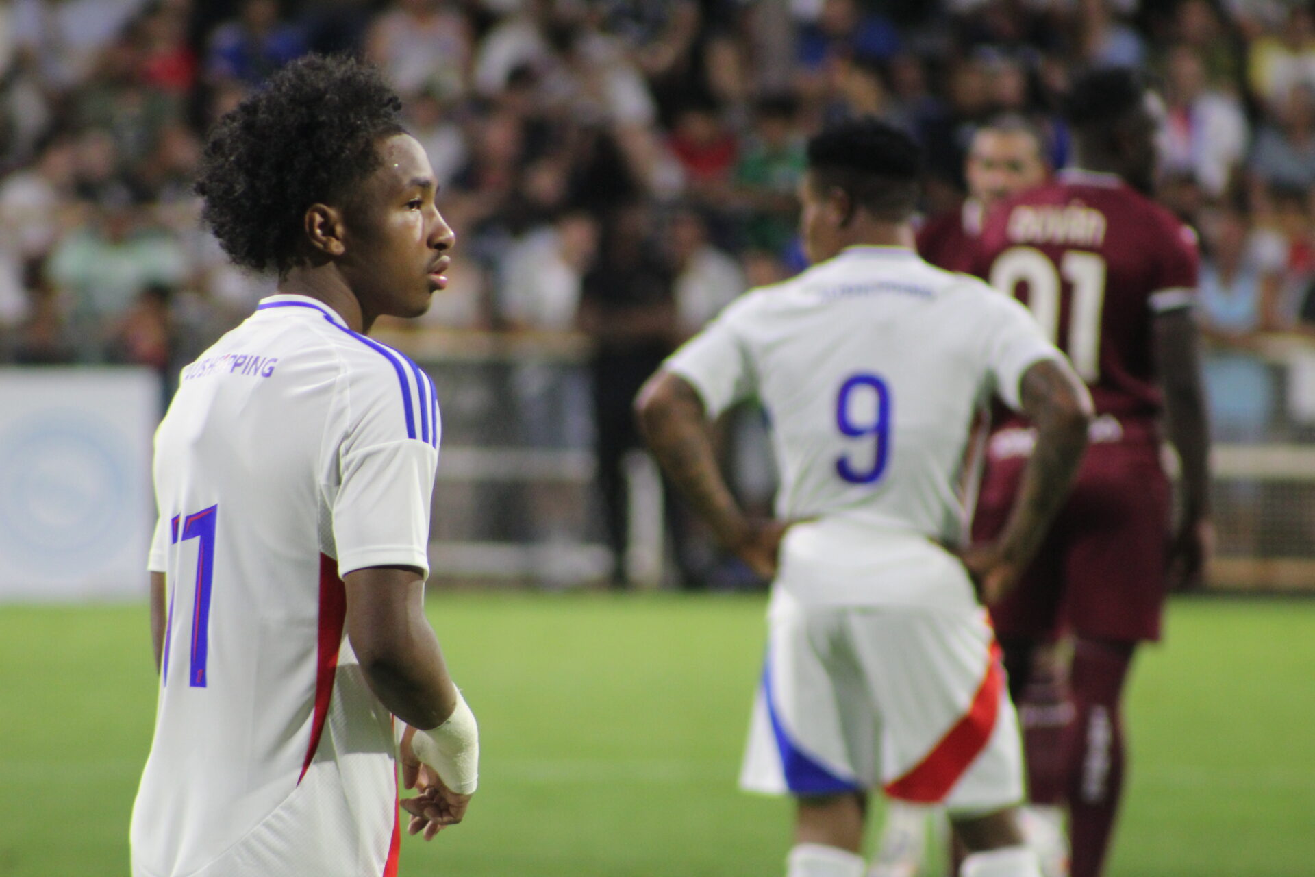 Stade, bar, DAZN… quelle solution rentable pour suivre l’OL