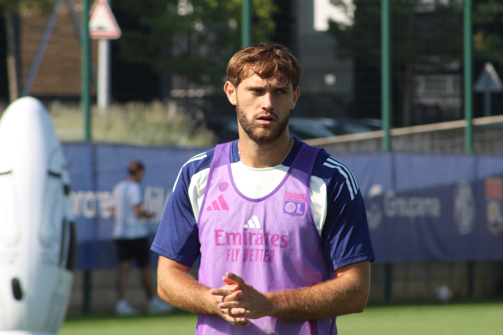 Plusieurs joueurs de l'OL réunis pour une séance de dédicaces