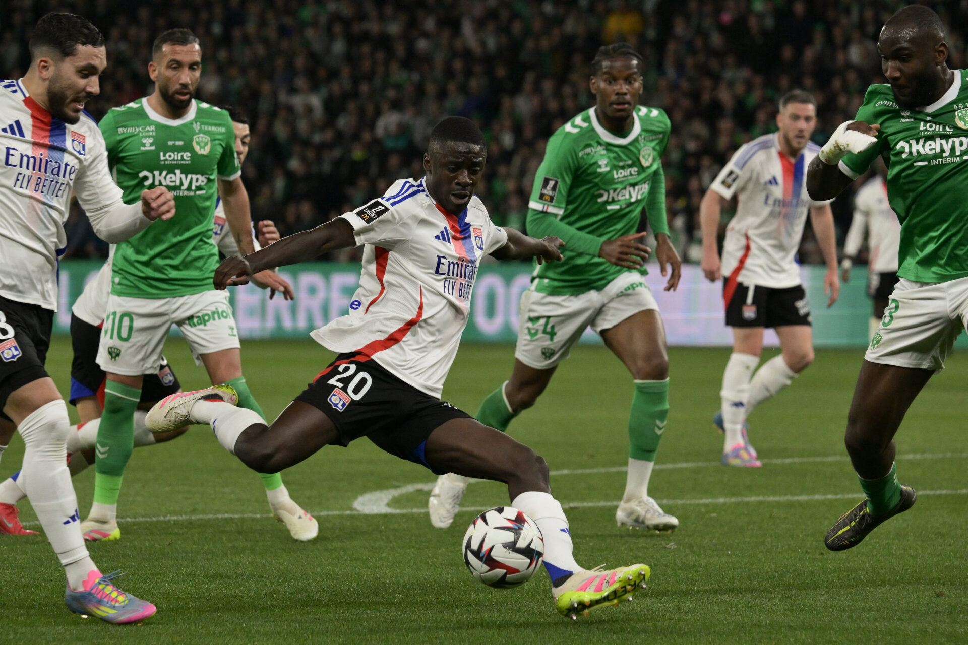 OL - Mercato : Kumbedi va mettre les voiles vers la Bundesliga