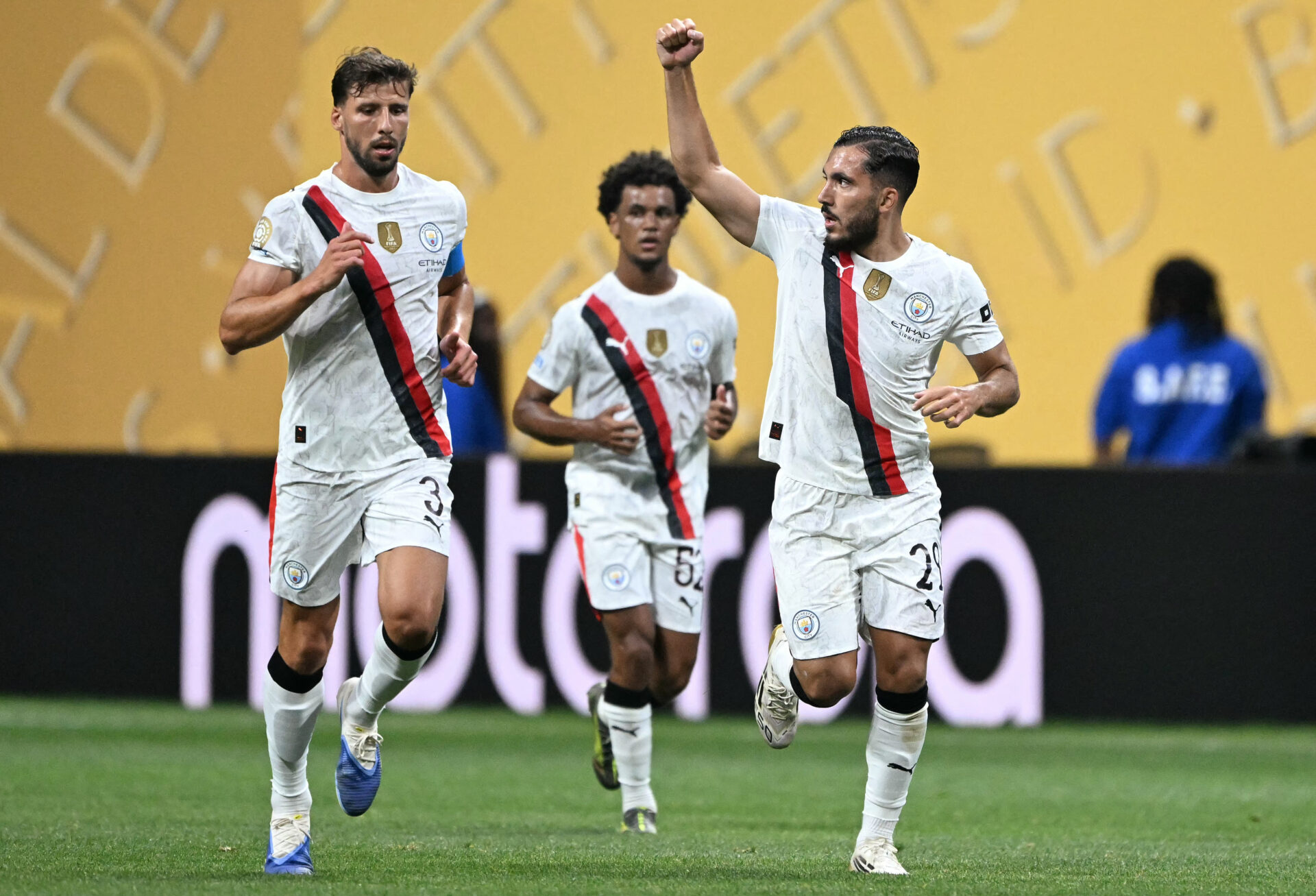 Rayan Cherki (ex-OL) a marqué son 1er but avec Manchester City